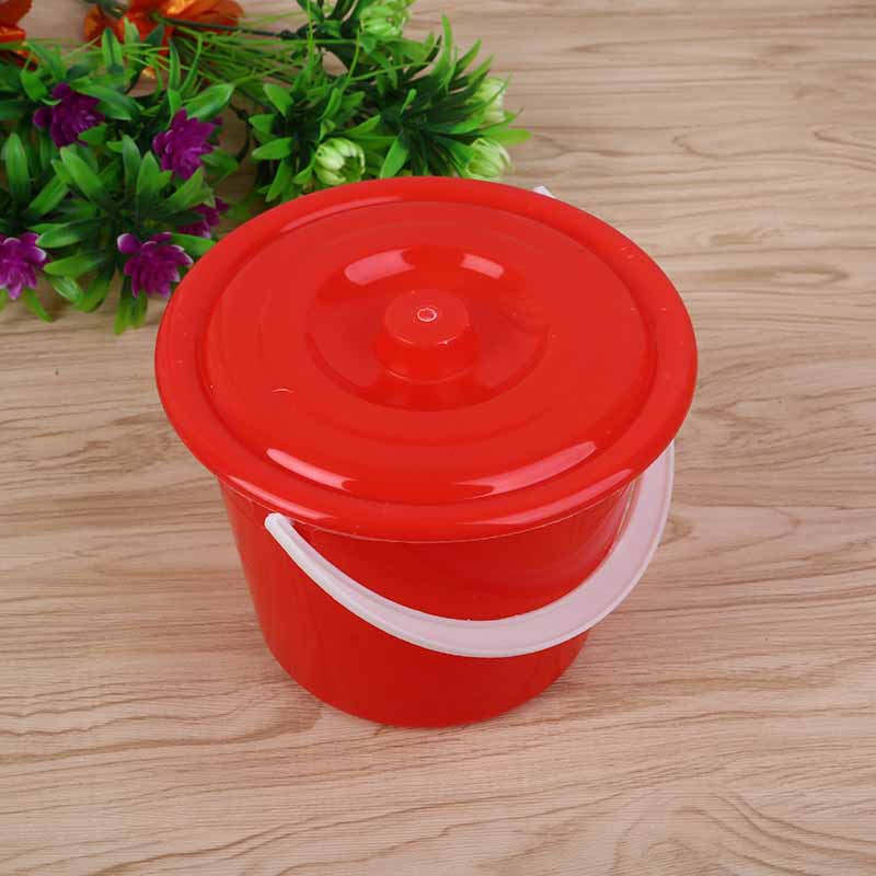 Small red bucket with lid red paint bucket - Plastic Bucket ...